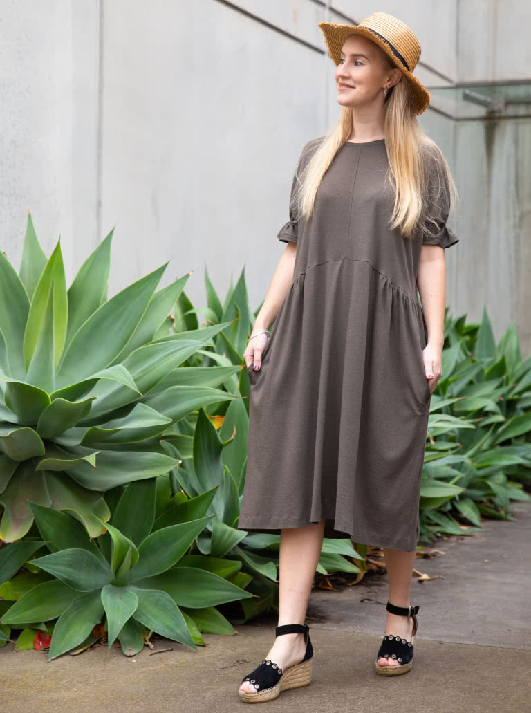 Buy Eileen Dress Sewing Pattern-hard copy – de Linum
